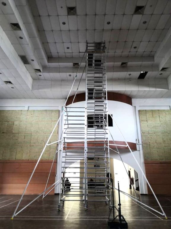 Flexible Mobile Towers for Hall Maintenance Access