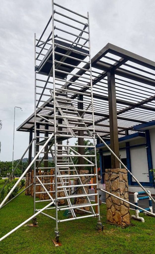 Pulau Carey: Mobile Access Towers for Fast Maintenance