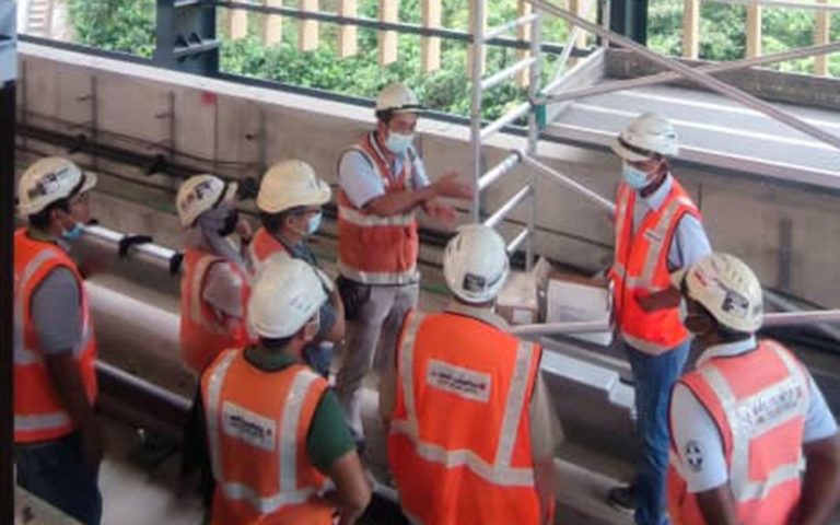 MRT2 Elevated Stations: Aluminium Cantilever Scaffolds
